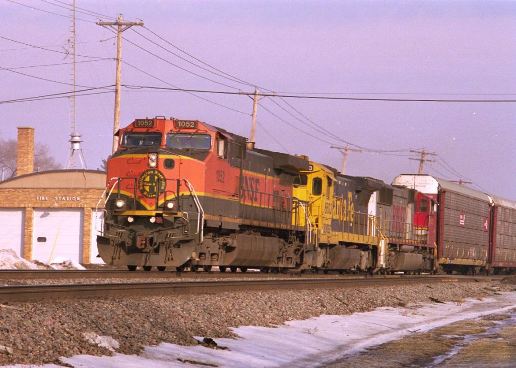 BNSF 1052